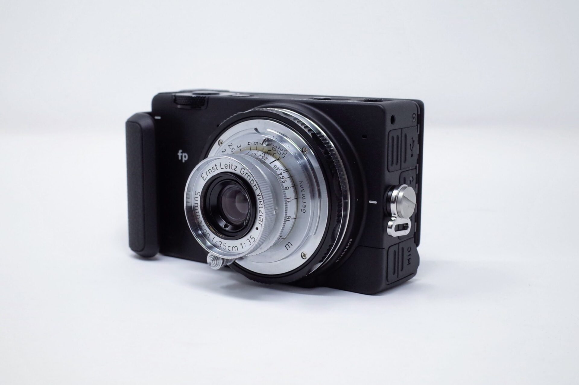 Leica Summaron 3.5cm F3.5レビュー|最強のコンデジ化レンズ Leica Summaron 3.5cm F3.5レビュー|最強のコンデジ化レンズ